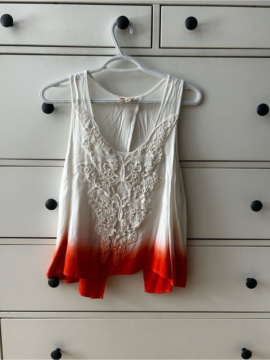 L'ATISTE | Tops | Ombre Crochet Front Tank | Poshmark